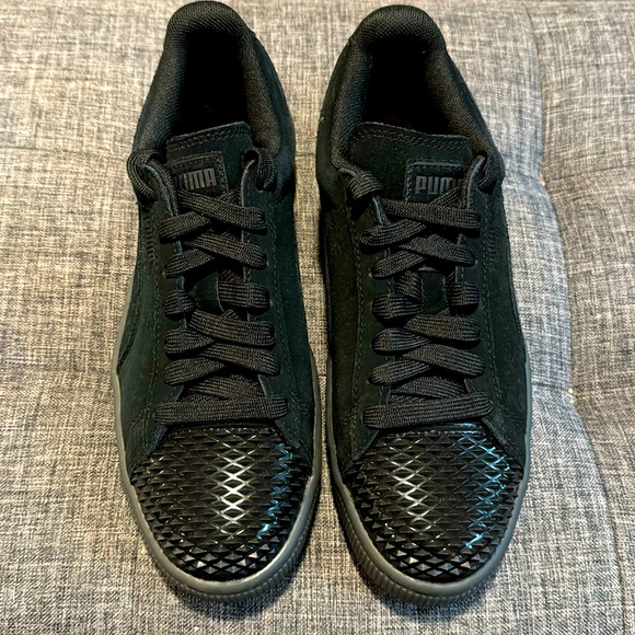 Puma | Shoes | Black Puma Suede W Design Plastic On Toe Sneaker | Poshmark